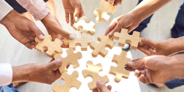 Promoting Team Bonding at Work: Tips for Success - Disboard